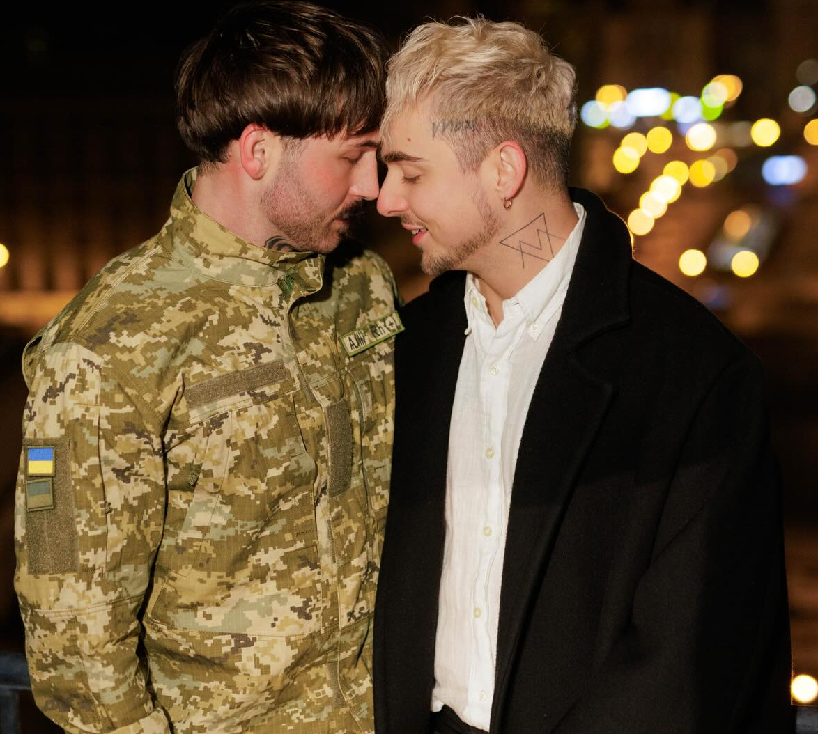 "Я сказав "так": Melovin оголосив про заручини з парамедиком ЗСУ. Фото. Новини Шоу-бізнесу-UKR.NET